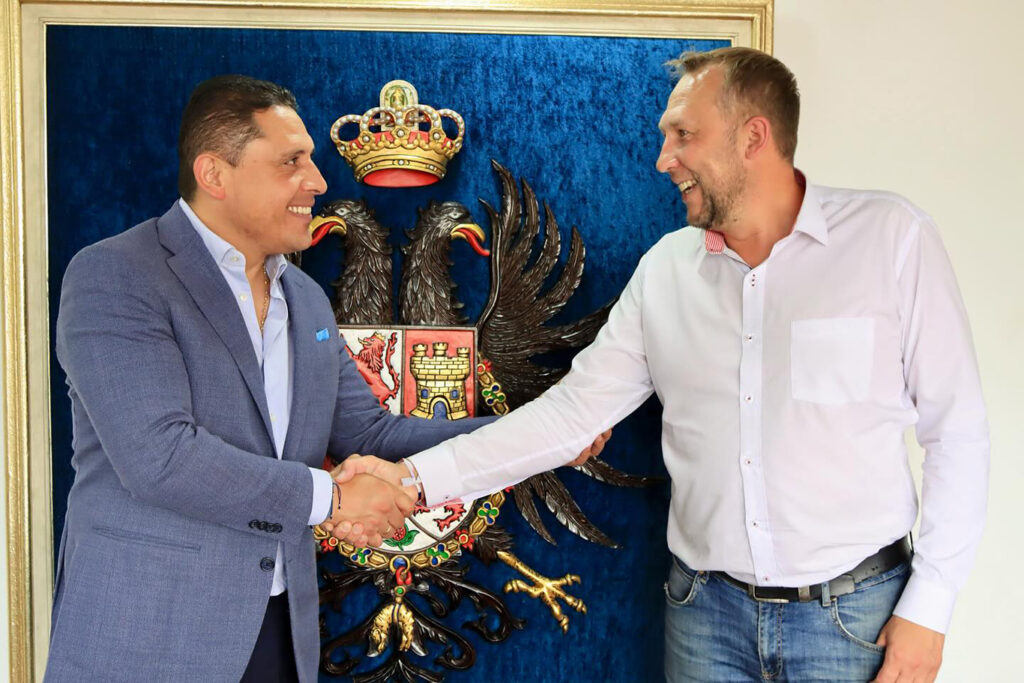 Fúneme y Krasnov, la primera foto del empalme – Orfetv.com